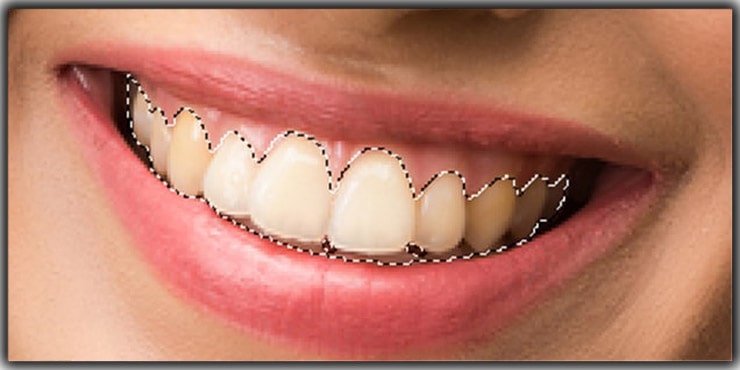 How to Whiten Teeth in Photoshop (A Helpful Guide)